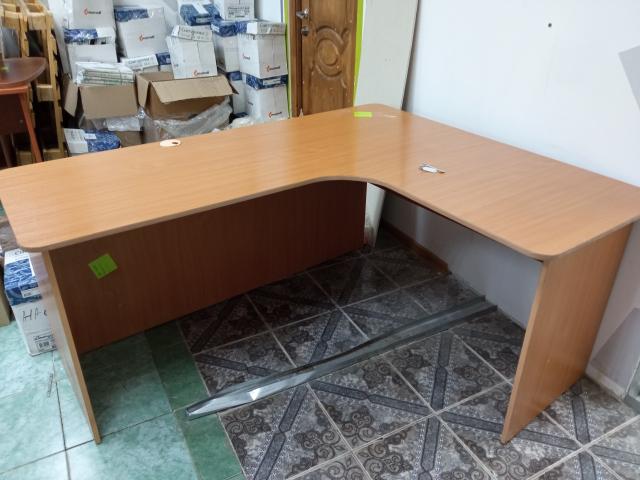 Стол письменный угловой