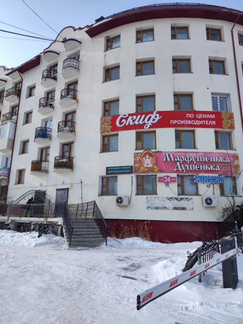 16м², Сдаю Студию на 3 этаже, кровать холодильник, стол...